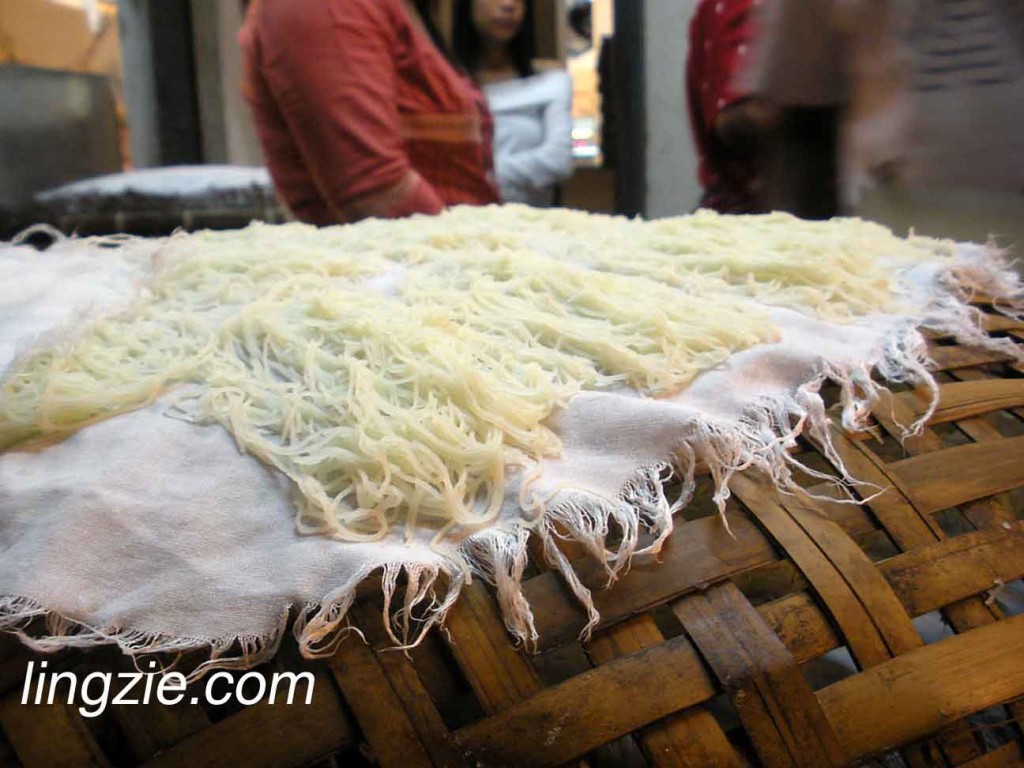 Indian Dessert: Putu Mayong & Putu Piring @ Pulau Tikus | Lingzie's ...