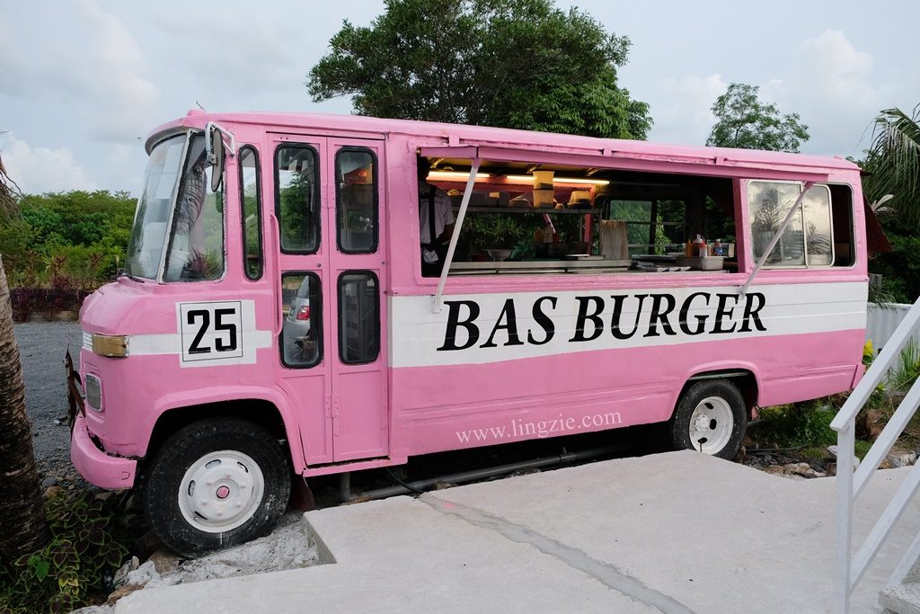 Upsidow – An Upside Down House & Cafe, A Langkawi Attraction | Lingzie ...